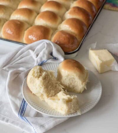 Easy Jumbo Dinner Rolls Recipe | The BEST Homemade Dinner Rolls