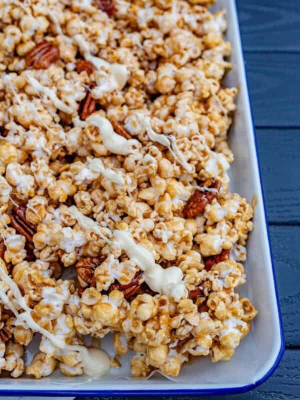 Cinnamon Caramel Corn with White Chocolate & Pecans | Easy Snack
