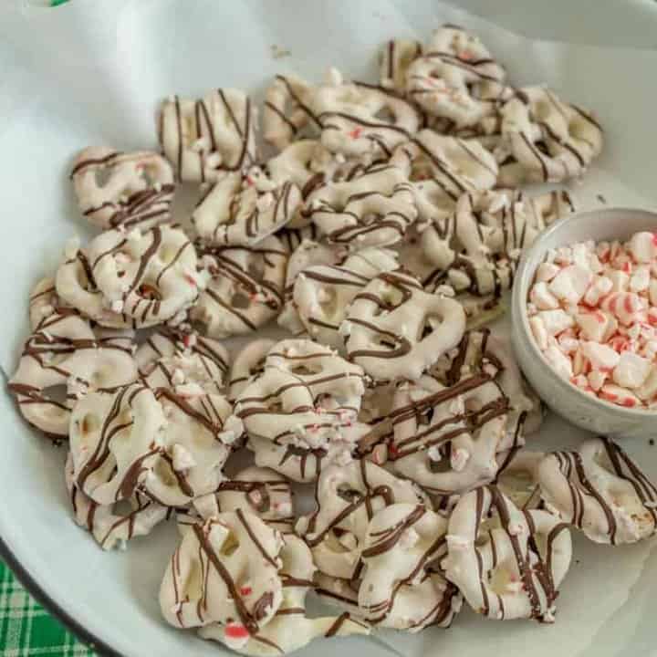 No-Bake Chocolate-Covered Fluffernutter Cookies | Ritz Cookies, Ho-Ho's