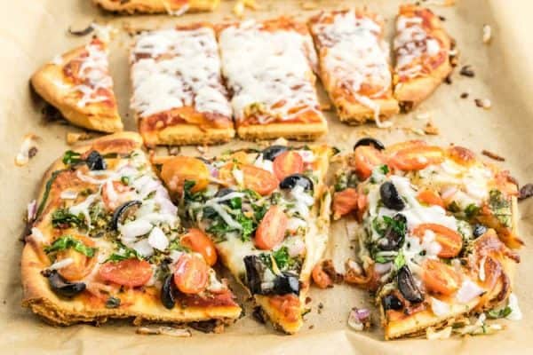 Easy Flatbread Pizza | Kid-Friendly Pizza Recipe for Lunch, Dinner or ...