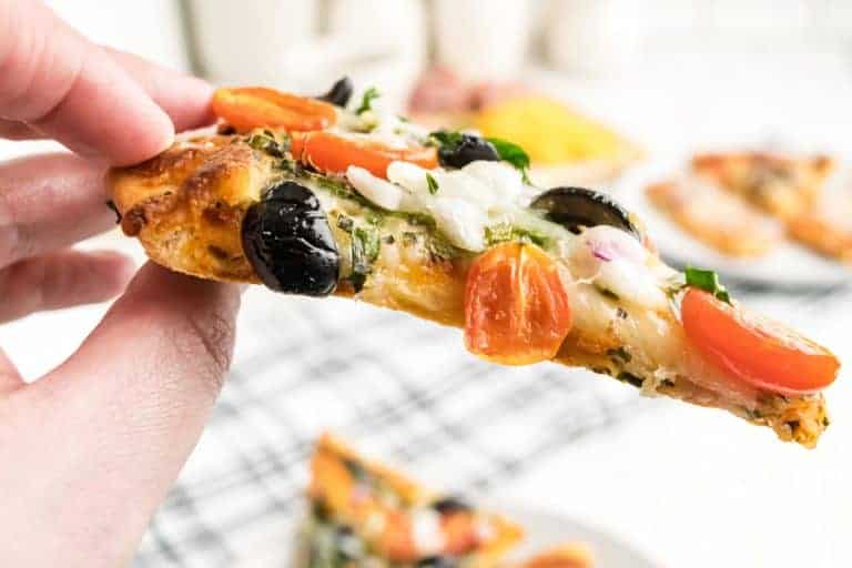 Easy Flatbread Pizza | Kid-Friendly Pizza Recipe for Lunch, Dinner or ...