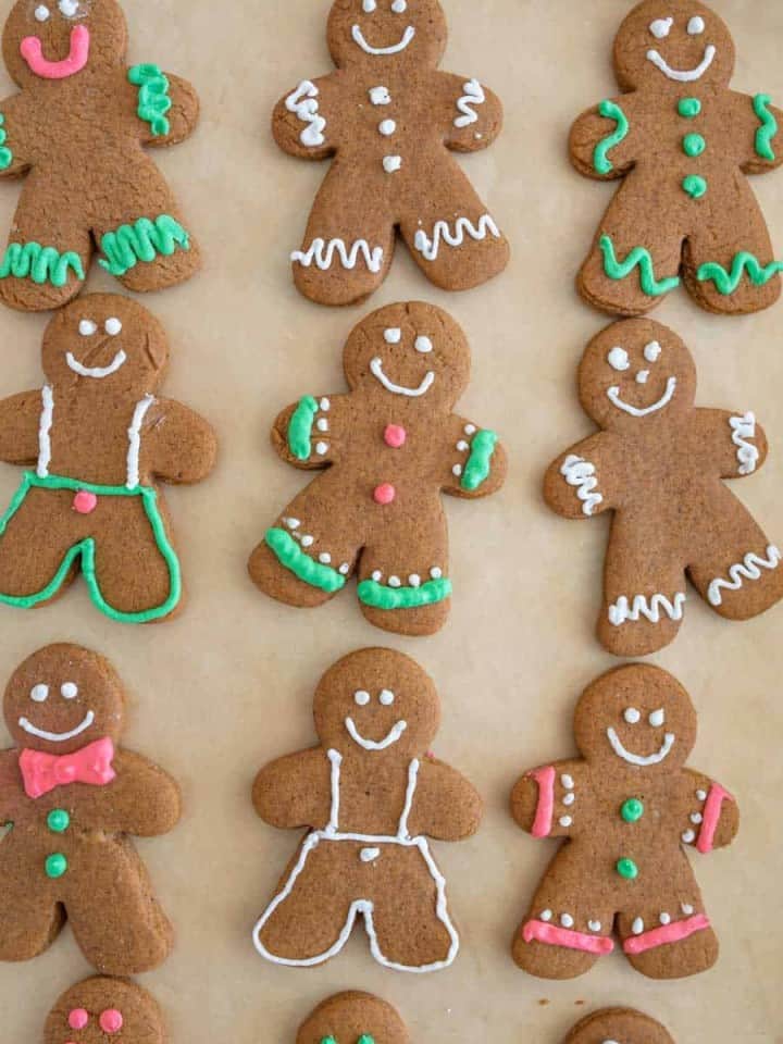 6 Simple Ways to Decorate Gingerbread Cookies — Bless this Mess