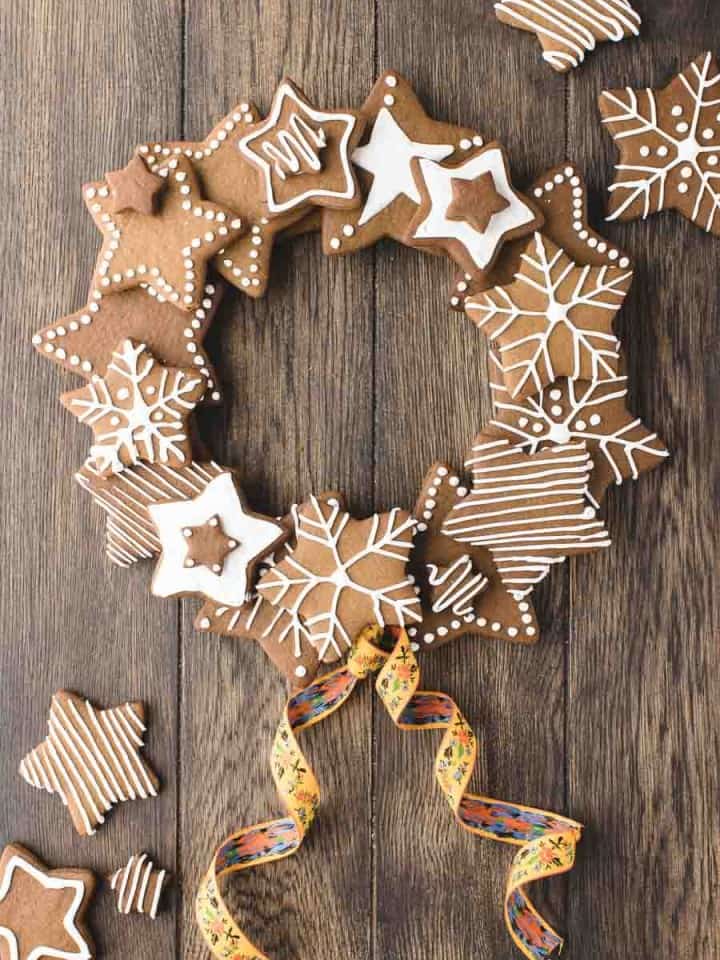 6 Simple Ways to Decorate Gingerbread Cookies — Bless this Mess
