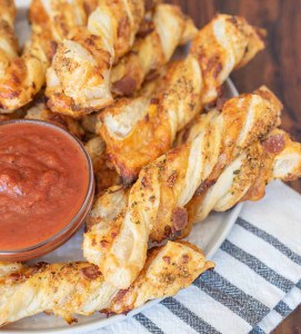 Easy Pizza Twists — Bless this Mess