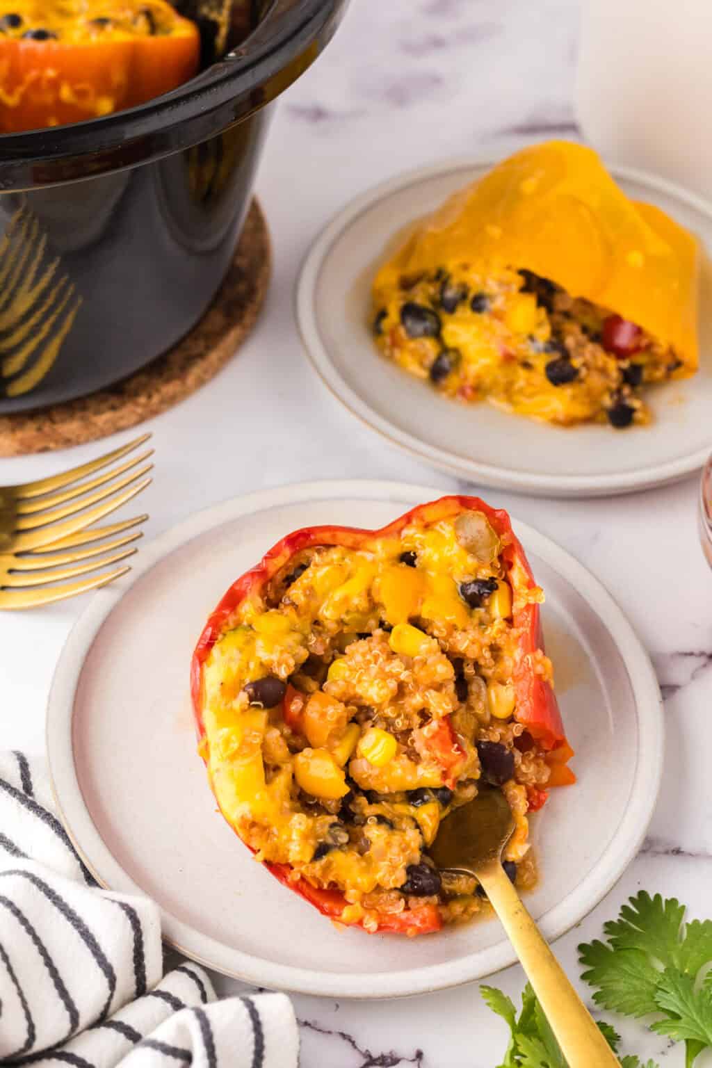Slow Cooker Stuffed Bell Peppers with Quinoa & Black Beans | Vegetarian