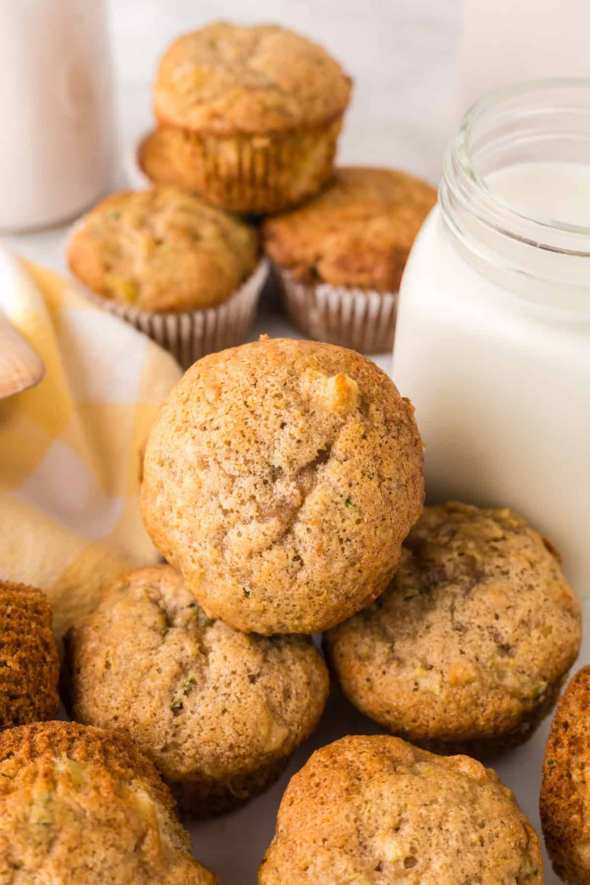Perfect Blueberry Streusel Muffins: Bakery-Style Crumbly Topping ...