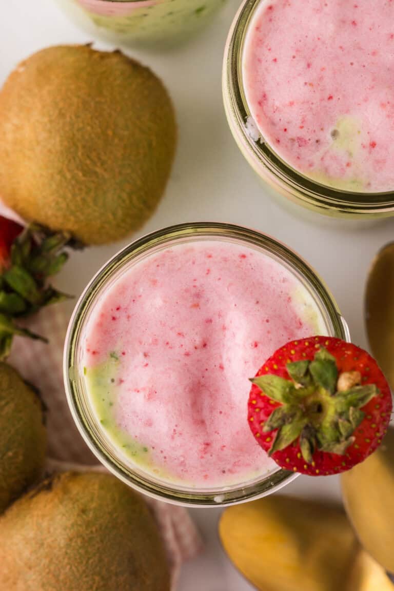 Strawberry Kiwi Smoothie — Bless this Mess