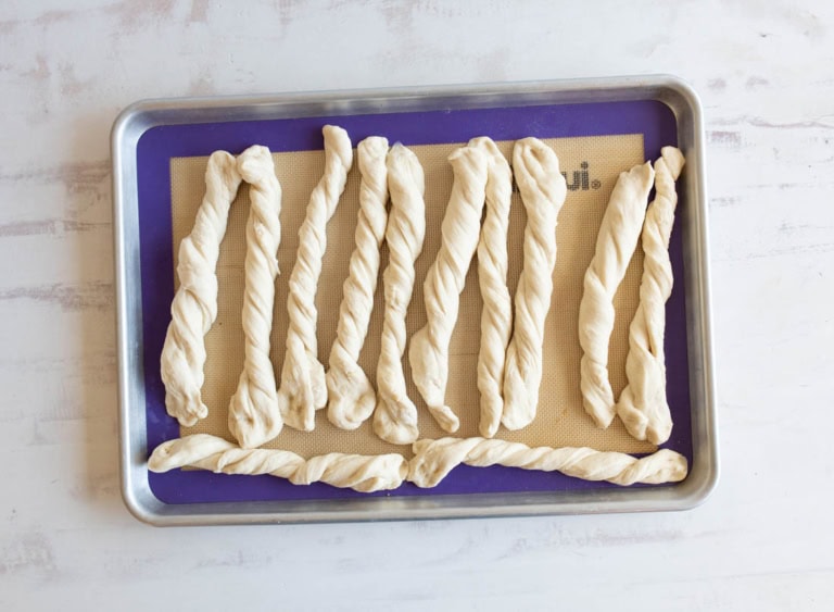 Garlic & Parmesan Italian Breadsticks {Twisted Breadsticks} — Bless ...
