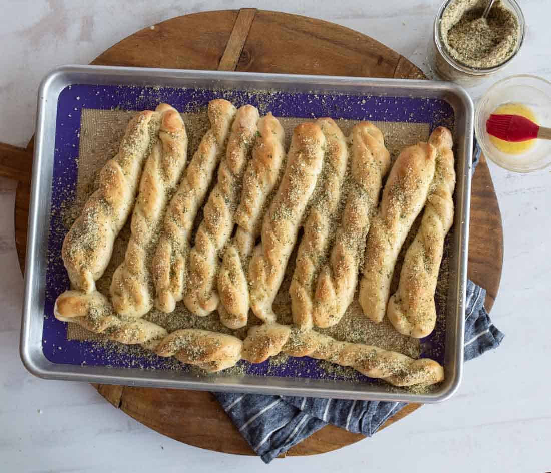 Garlic & Parmesan Italian Breadsticks {Twisted Breadsticks} — Bless ...